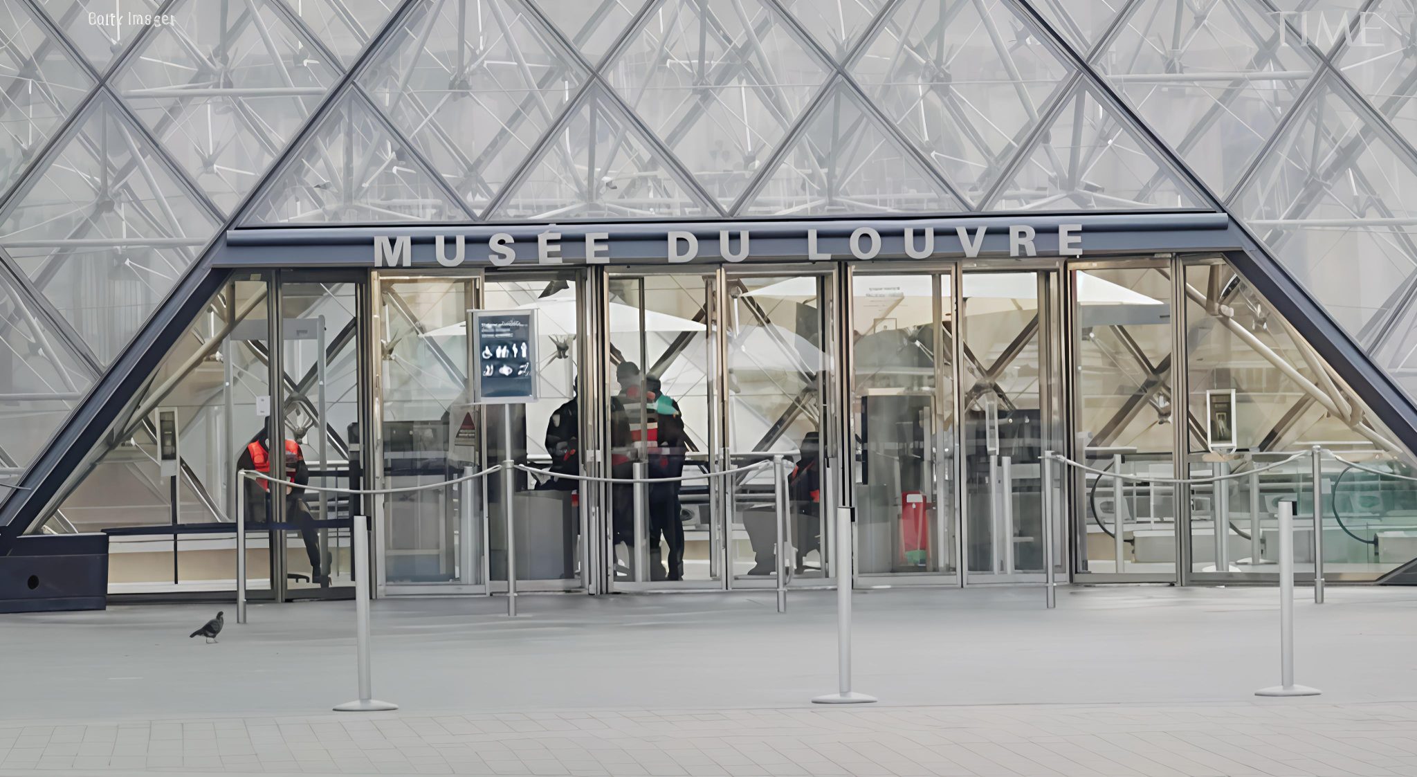 Power Tool Gang Pilfers Priceless Jewels from Louvre in Daylight Heist ...